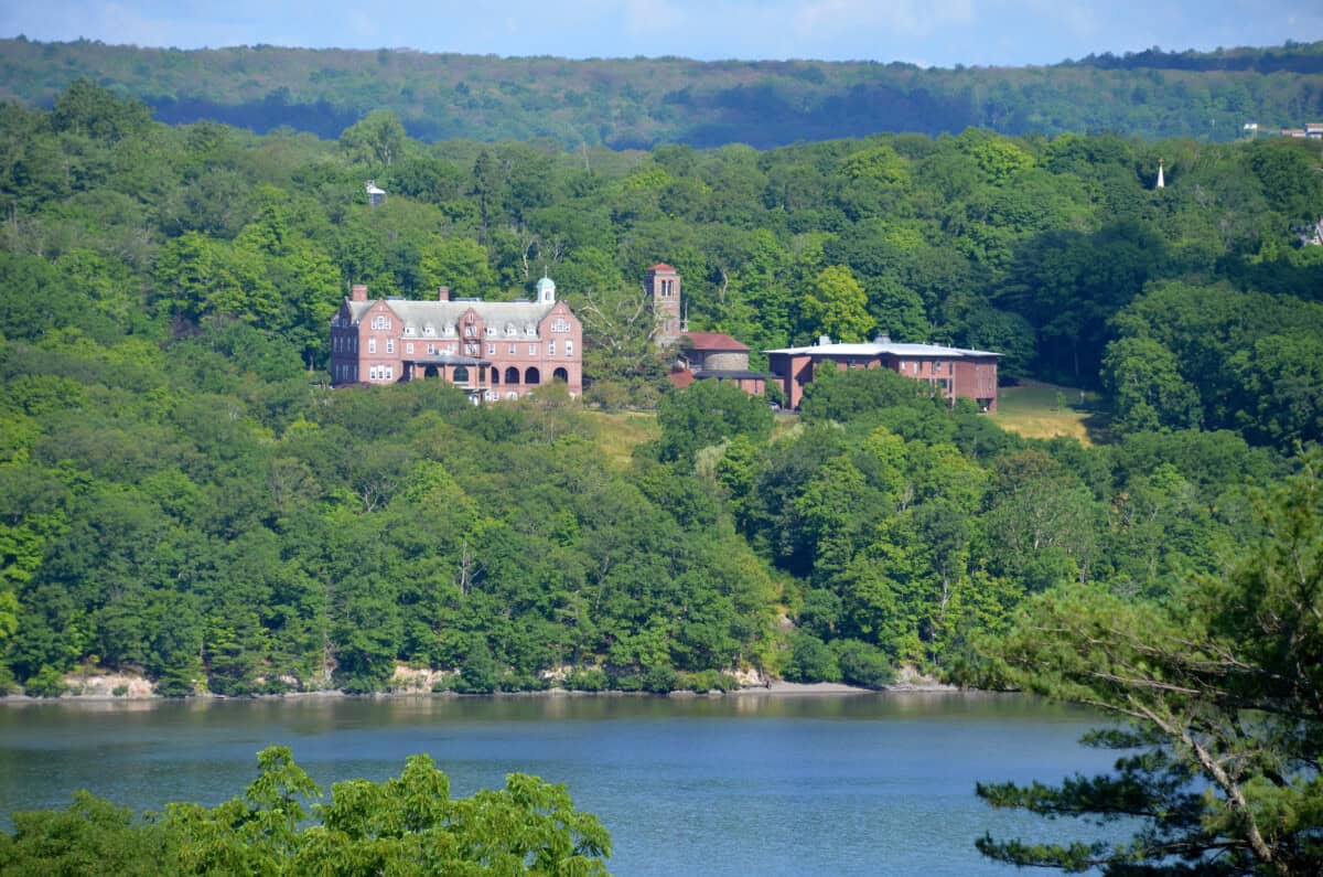 Vanderbilt Mansion and the Hudson River Valley - New York • Finding ...